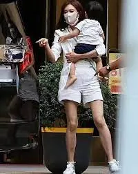 Lin Chi-ling's 1-Year-Old Son Makes an Appearance