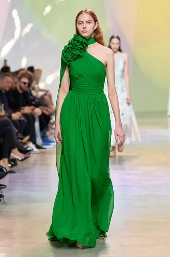 A Dress Guide with Recommended Couture Dress