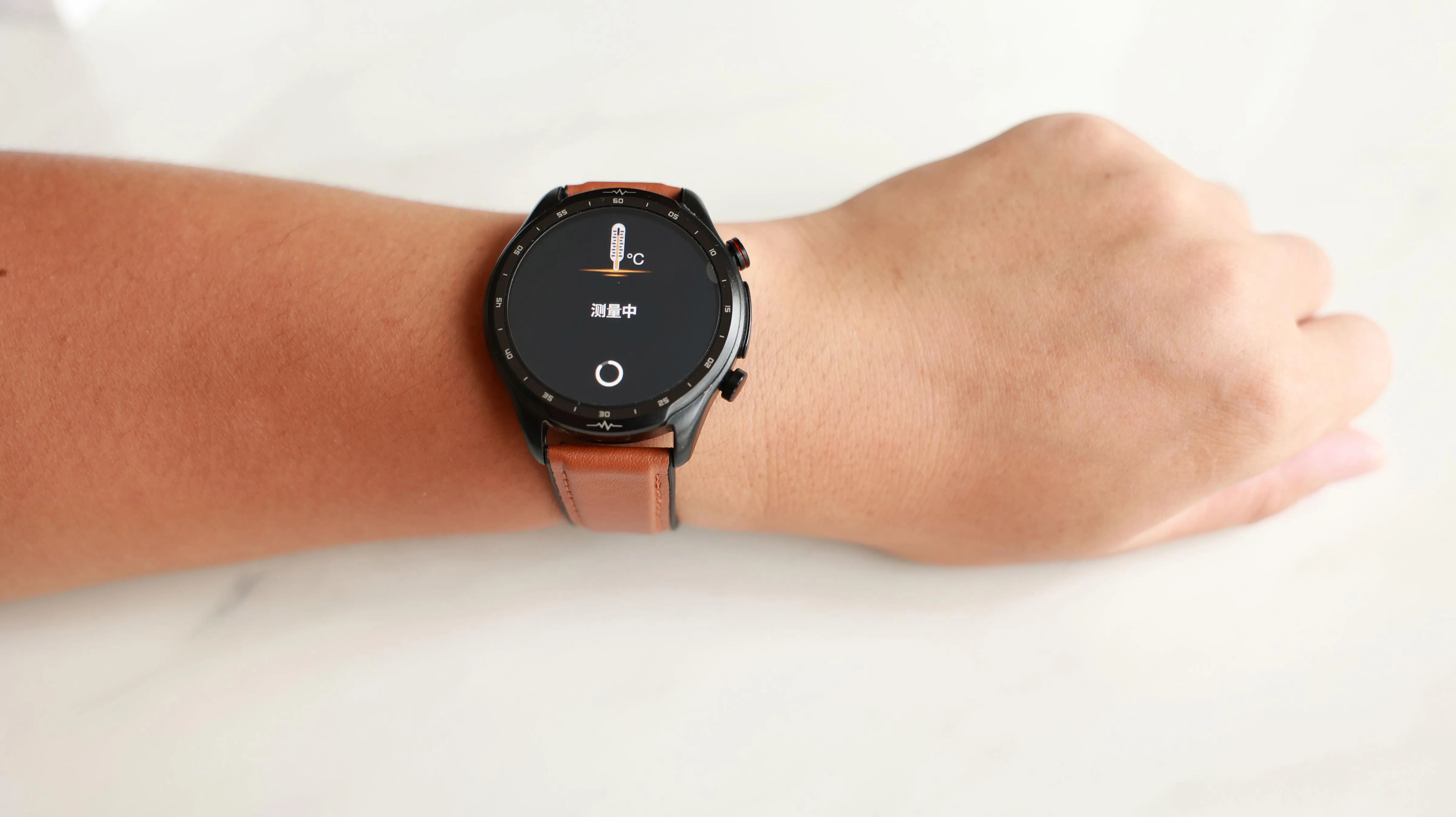 Keep Track of Body Trends: DidoE59 Health Monitoring Smartwatch