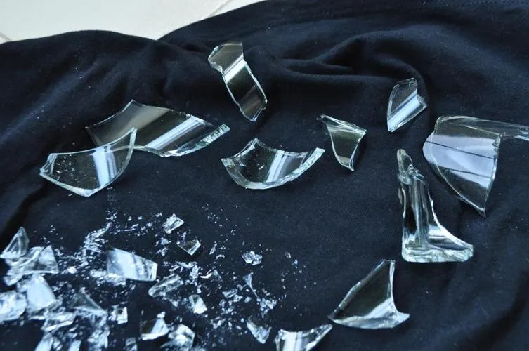 How to Safely Clean Up Night Broken Glass and Prevent Injuries