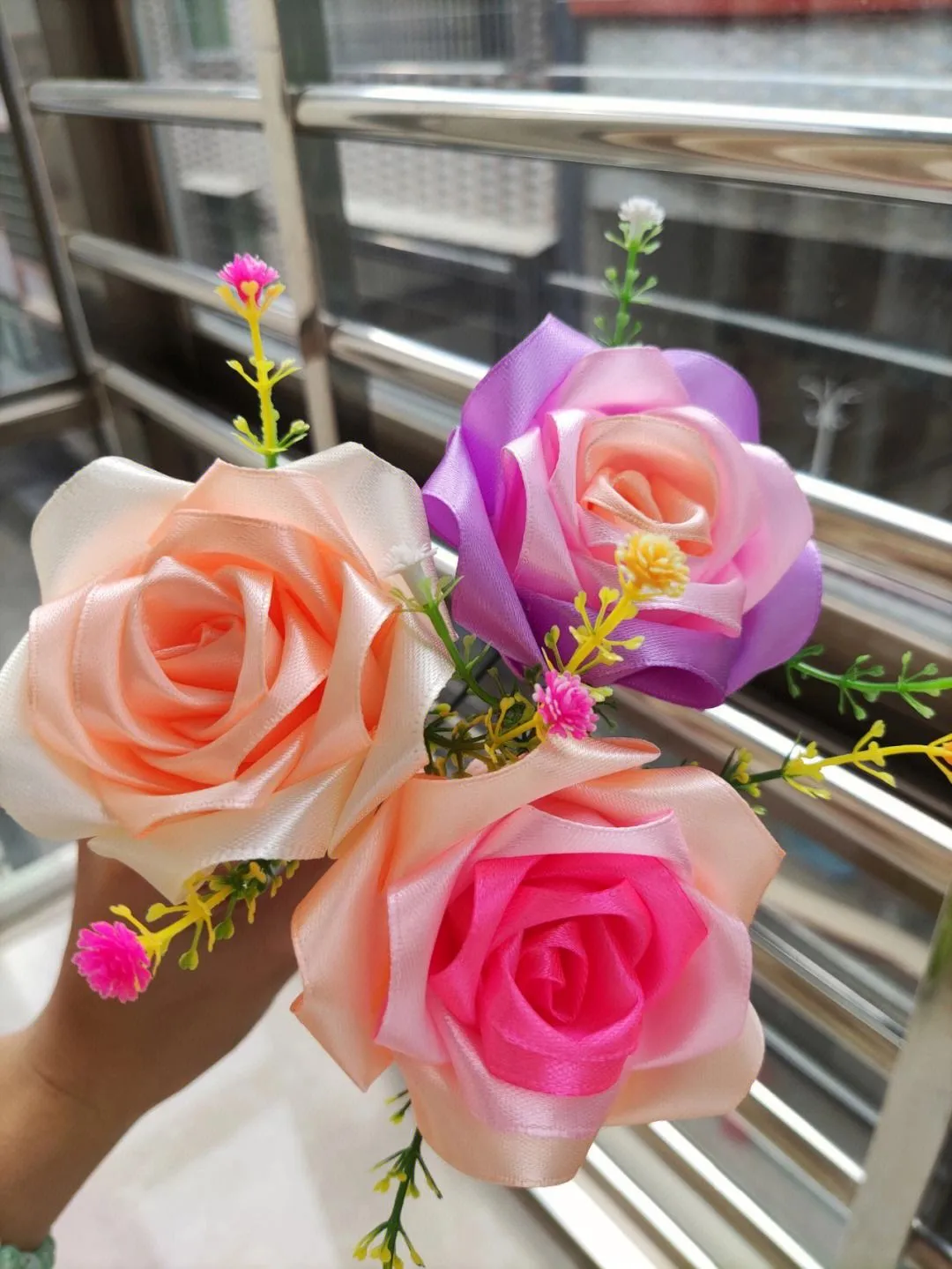 How to Choose the Perfect Ribbon for Flowers A Comprehensive Guide