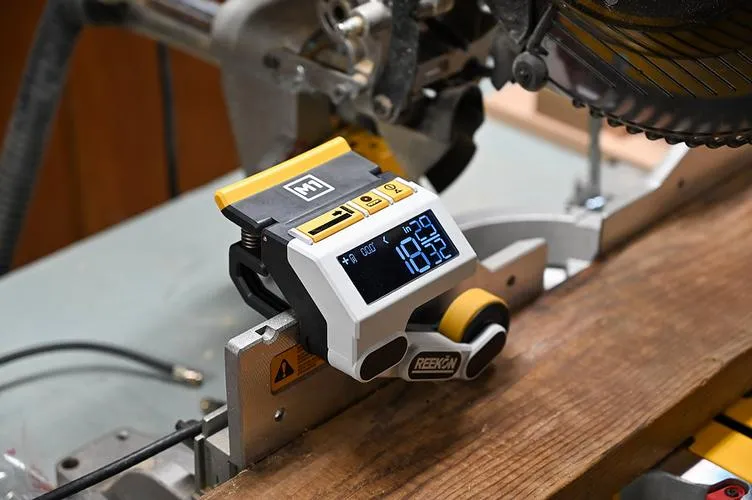 How to accurately measure the dimensions of a box for shipping?