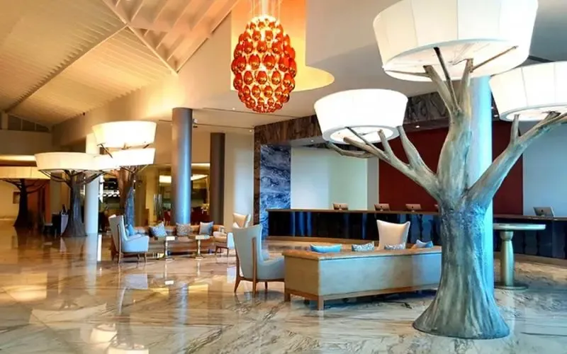 Exploring the Extravagant Moon Palace - A Shopper's Paradise