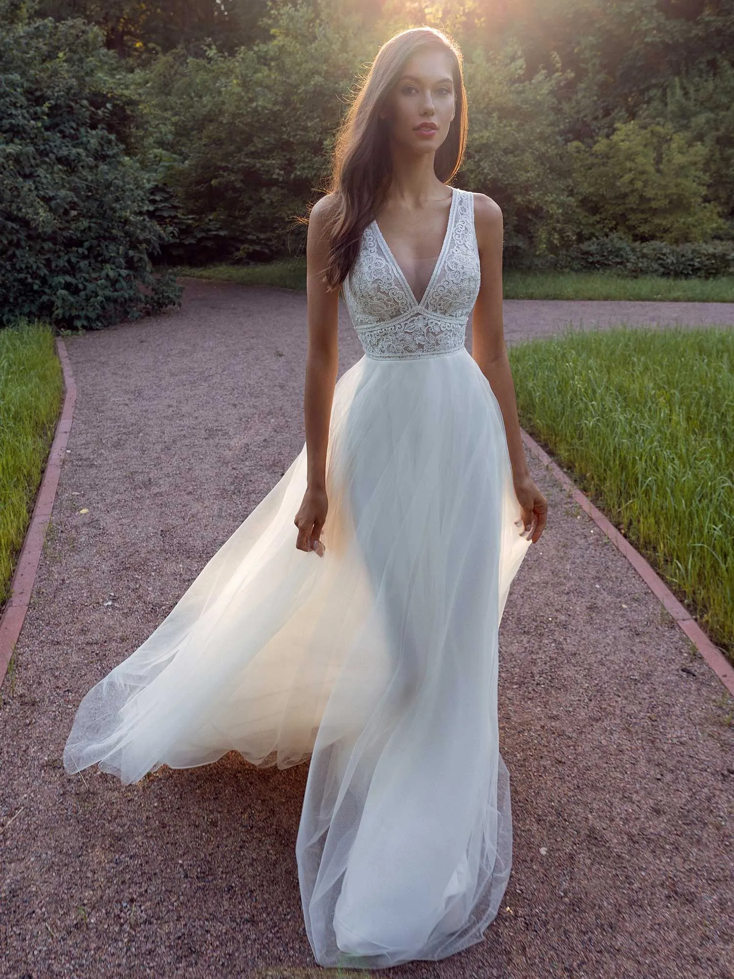 Top 10 Spring Wedding Dresses for a Gorgeous Ceremony