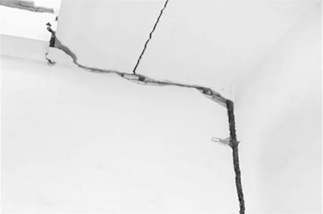 The Ultimate Guide to Fixing Cracks in Walls Causes, Solutions, and ...