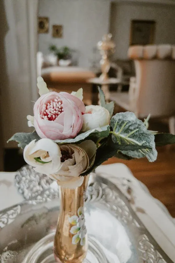 The Ultimate Guide to Choosing the Perfect Rose Vases for Your Home