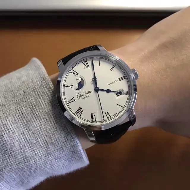 What Makes Split Watches So Popular Among Shoppers?