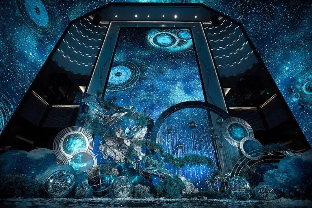 What Are Blue Notes and How to Incorporate Them into Your Shopping Style?