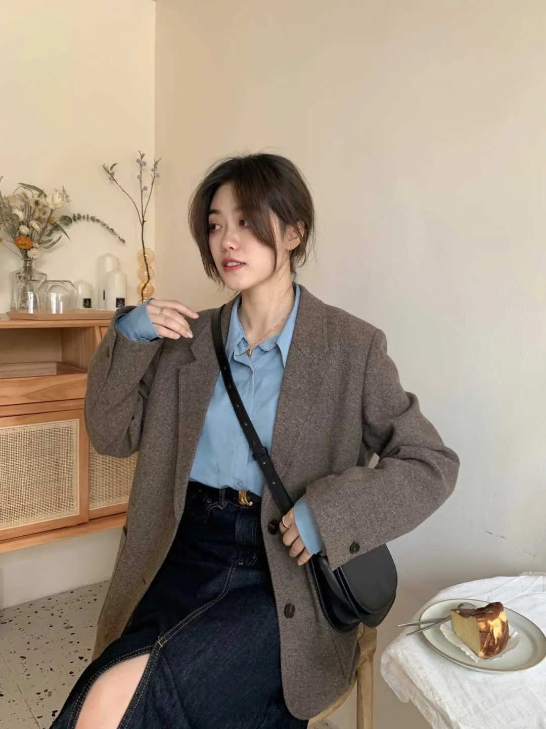 Blog question title 10 Chic Korean Women Blazers You Need in Your Wardrobe