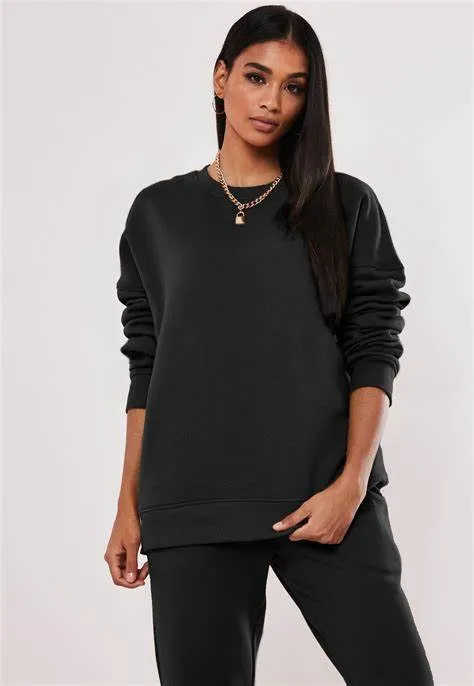 10 erschwingliche Möglichkeiten, einen schwarzen Oversize-Pullover zu ...