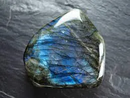 Unleashing the Magic of Labradorite Stone
