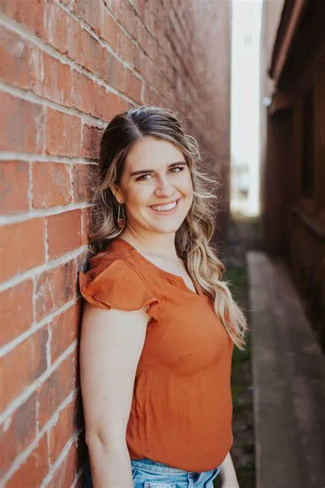 What Makes Katie McCoy a Shopping Pro?