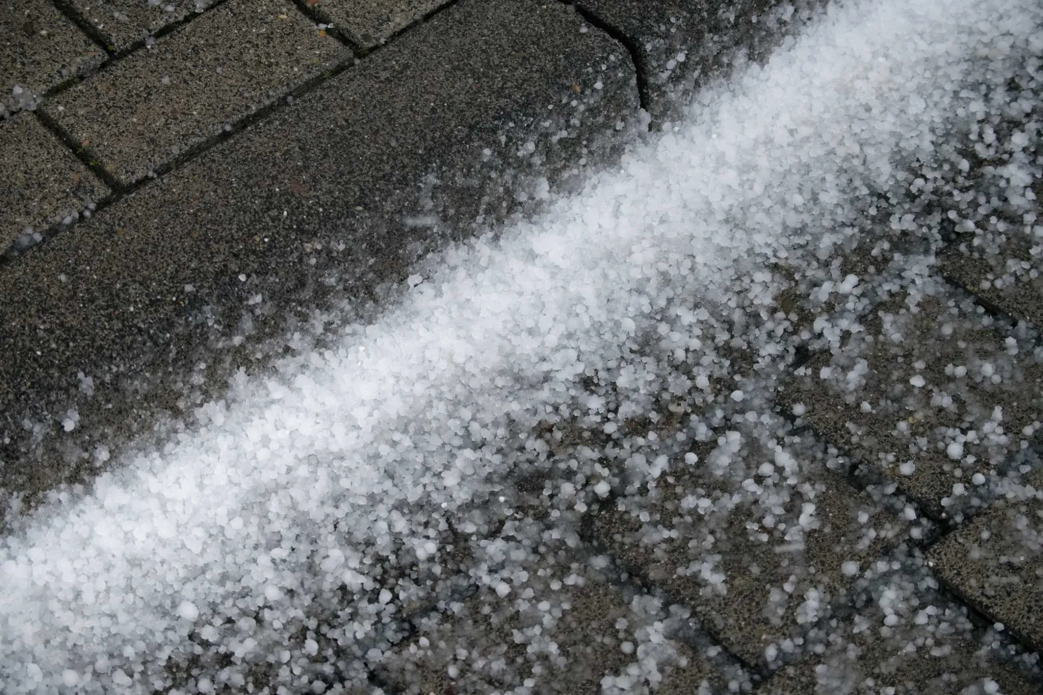 Hail vs Snow Which Weather Phenomenon is More Dangerous for Your Shopping?